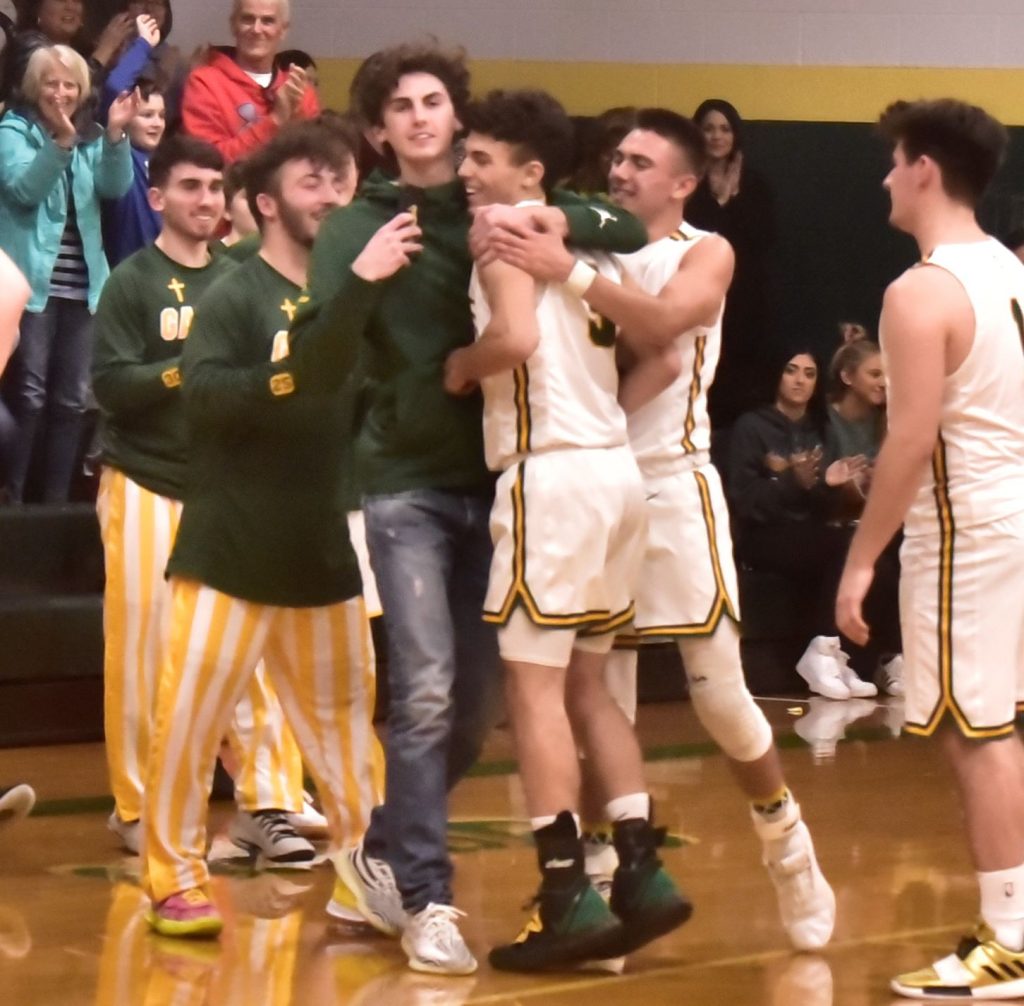 Fetsko reaches milestone in Gators’ 81-47 triumph over Maples - Herald ...